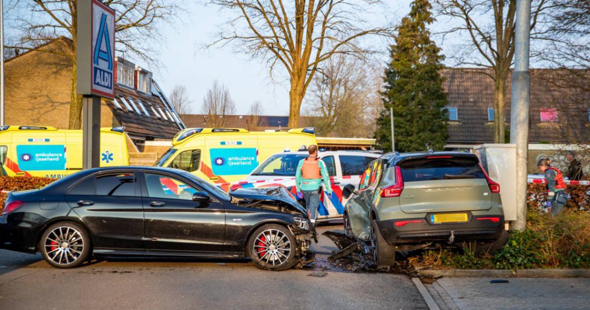 Gecrashte auto ‘belt hulpdiensten’ tijdens moord: ‘Opgenomen gesprek ...