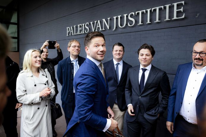 Buiten is Gideon van Meijeren de held van het vrije woord, in de ...