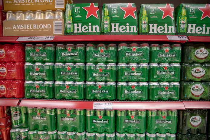 Bier duur tijdens carnaval? Bij de slijter betaal je 2,50 euro voor een ...