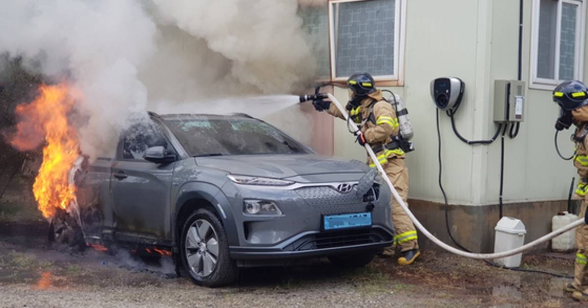 Elektrische auto's en hybrides opeens brandgevaarlijk: wat is er aan de ...