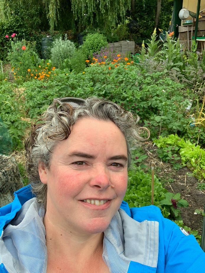 Petra (48) verruilde haar nieuwbouwwoning voor een tiny house en woont ...