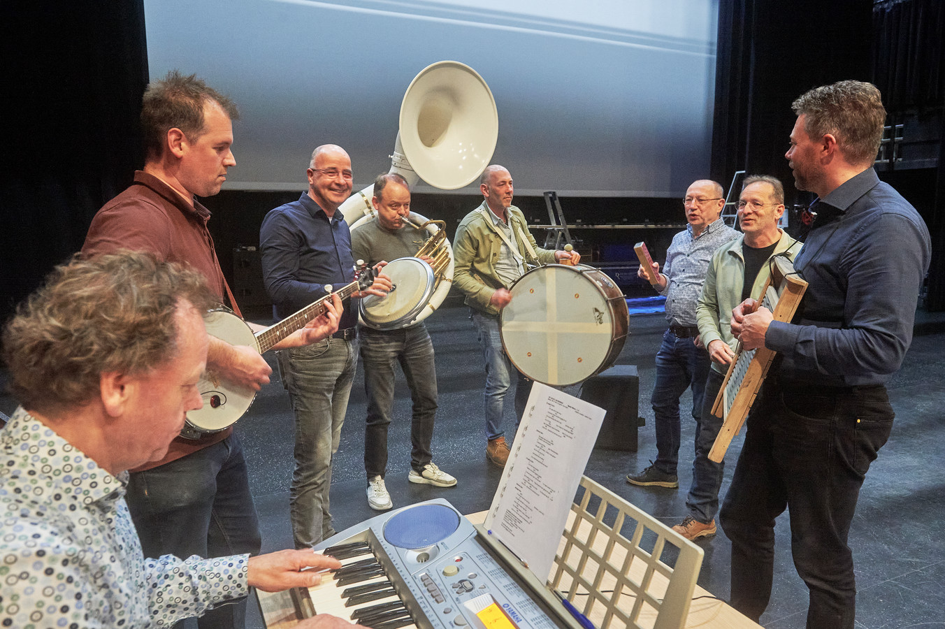 Geen nieuwjaar zonder cabaret van For Mineur. En nu nog een ...