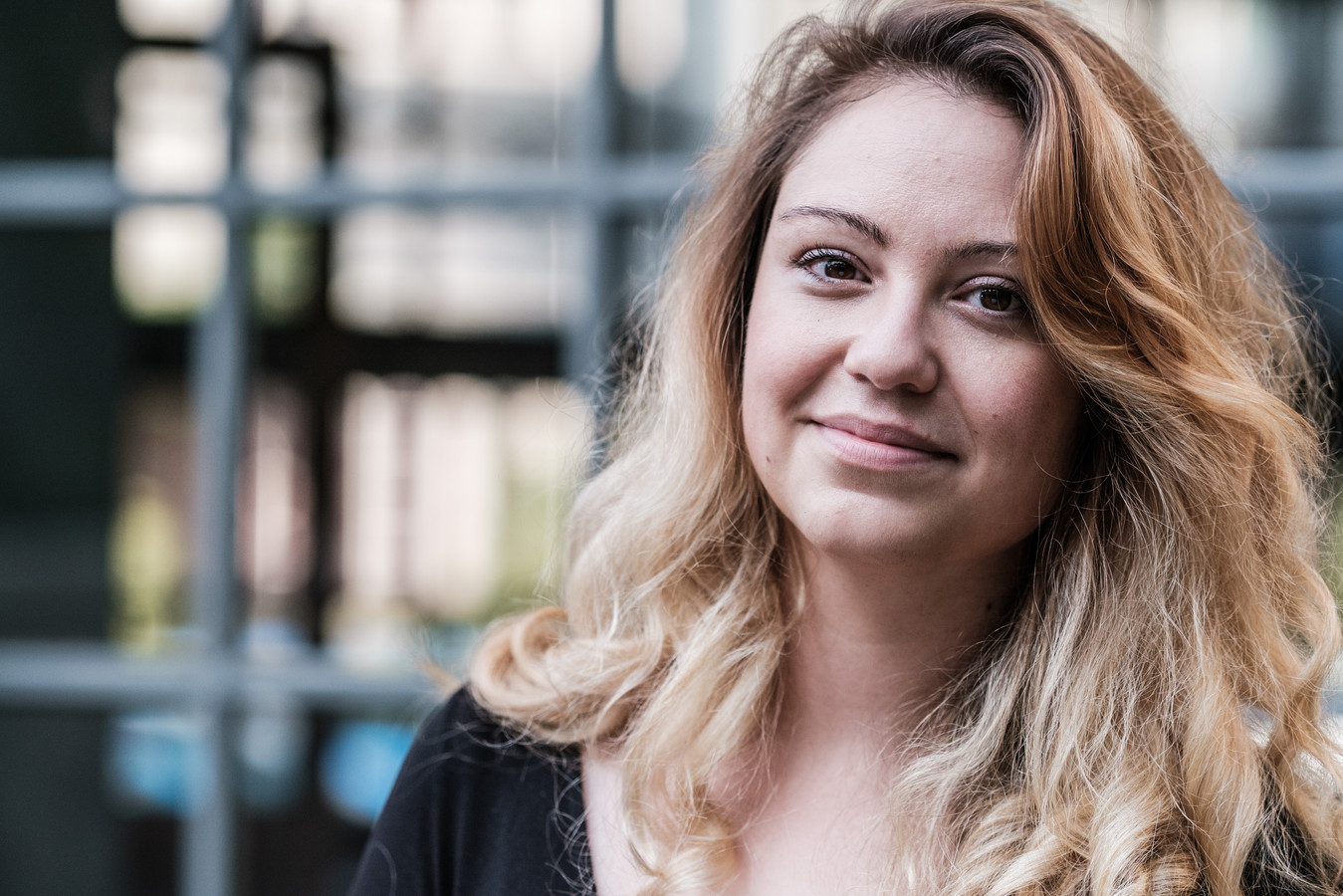 COLUMN. Sara Leemans schrijft over 33-jarige single Hanne: “Liefste ...