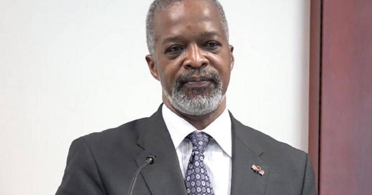 Justitie gaat in hoger beroep tegen vrijspraak bank-president Curaçao ...