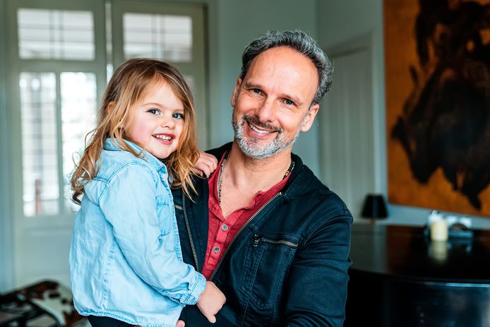 Martijn zingt in een rockband én is de baas van een energiegigant ...