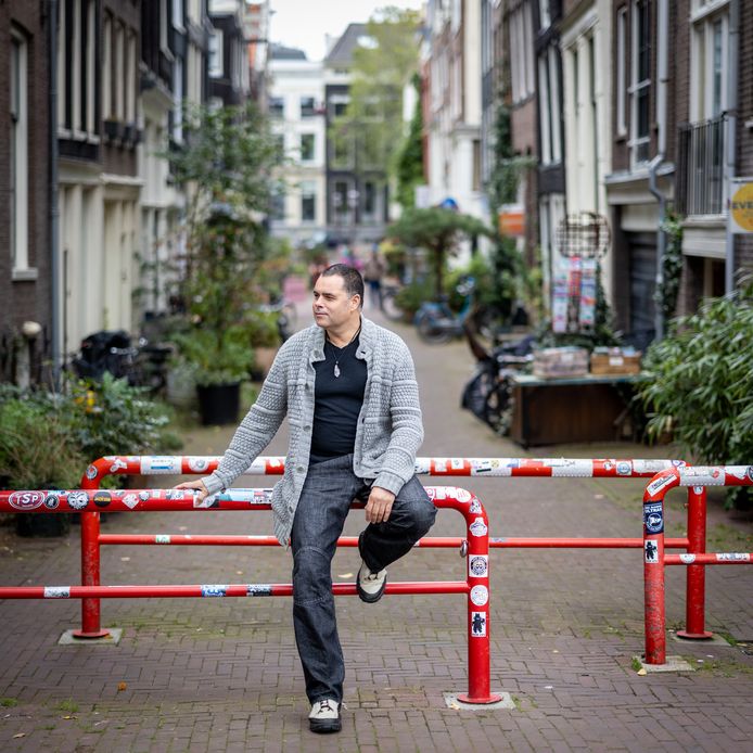 Bastiaan Everink was elitesoldaat, werd befaamd operazanger en is nu ...