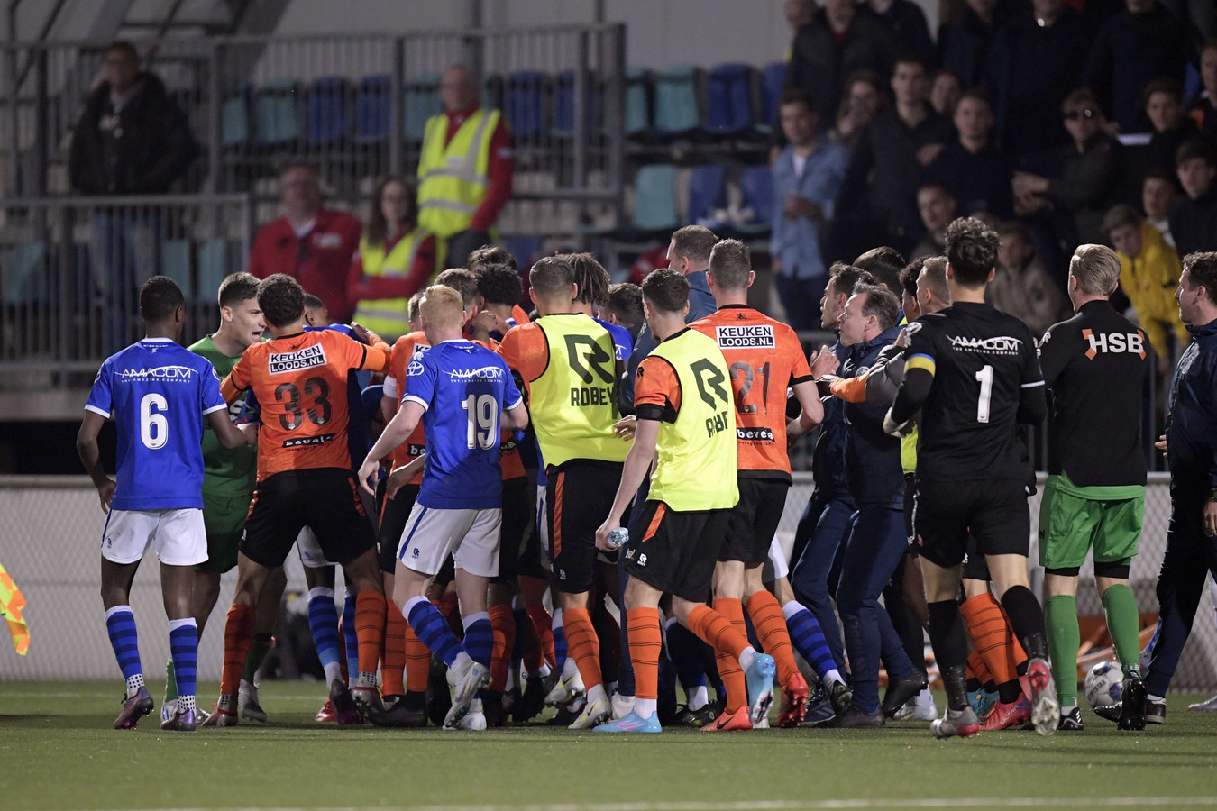 FC Den Bosch likt z’n wonden na turbulente avond tegen FC Volendam: ‘We ...