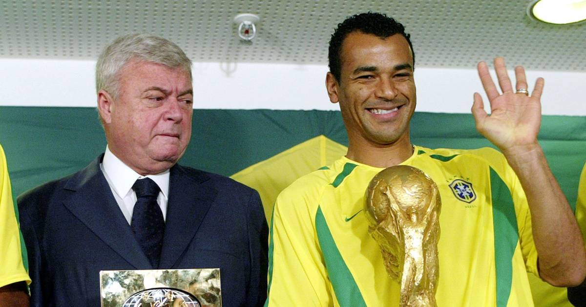 Zoon van ex-wereldkampioen Cafu sterft tijdens partijtje voetbal met ...