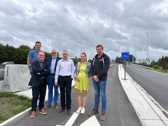 Ook bedrijfsleiders in Drongen boos om te smalle E40-brug van 8 miljoen ...