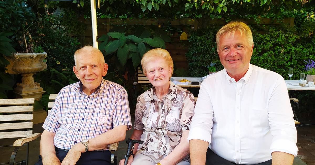 Achiel (90) en Diane (87) vieren briljanten bruiloft | Temse | hln.be