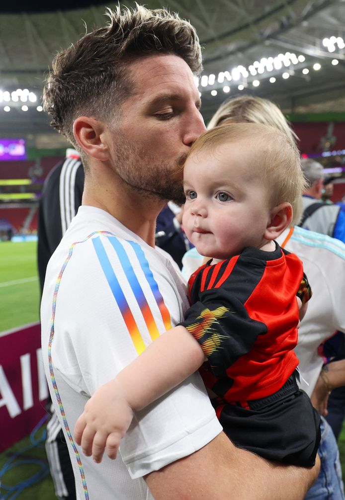 Enig mooi: Dries Mertens dolt met zoontje Ciro in de armen van Kat ...