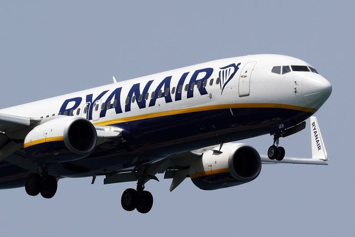 Ryanair schrapt 400 vluchten wegens staking Franse luchtverkeersleiders ...