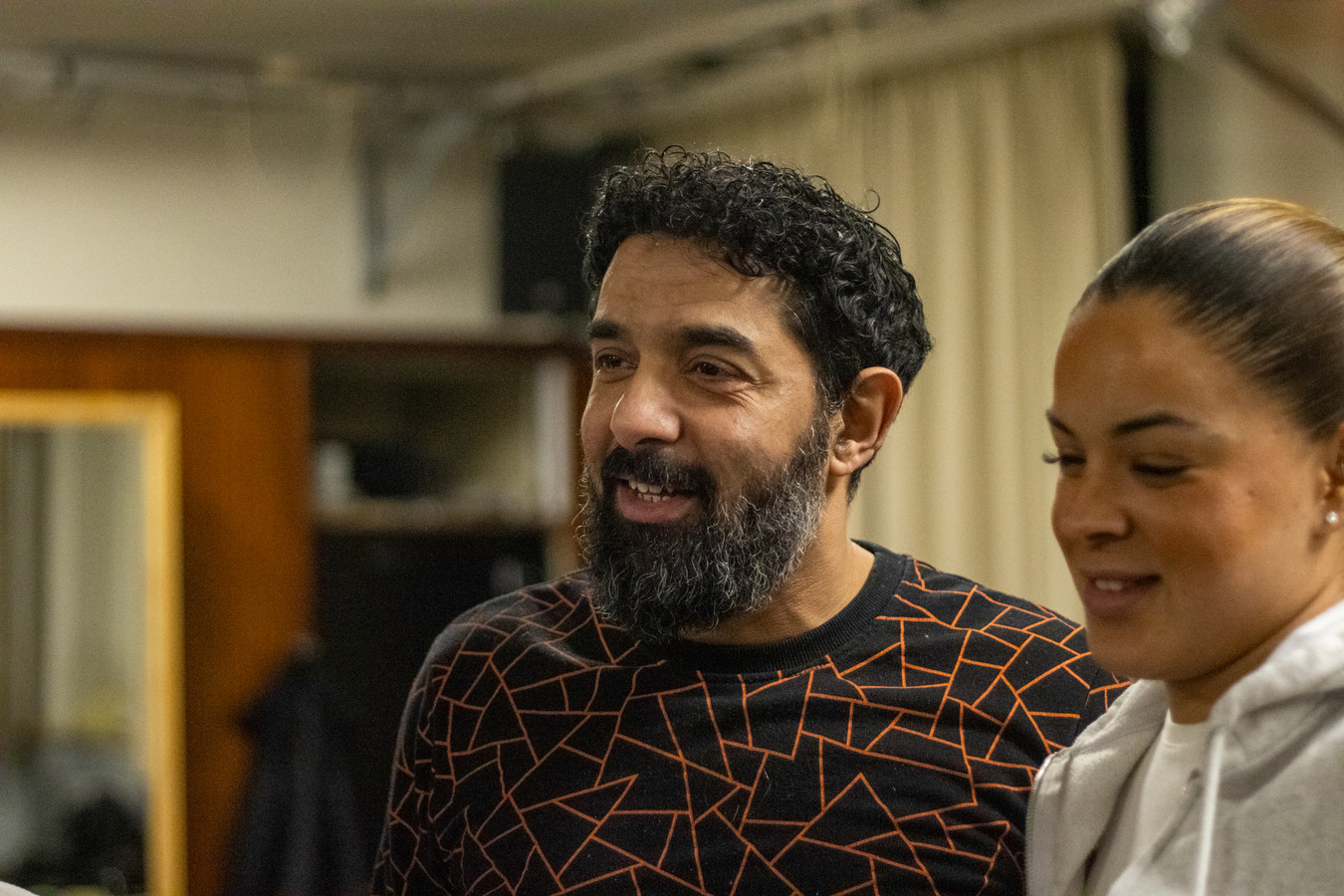 “De dokter zei dat ik niet kán dansen”: maar ondanks mentale beperking staat Tim wél op podium ...