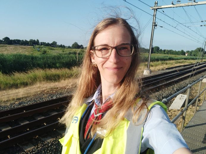 NS-conducteur Priscilla heeft dagelijks te maken met geweld en agressie: ‘Collega van me is ...
