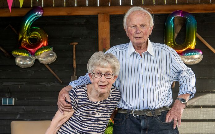 Voor Henk en Dini begon het ruim 60 jaar geleden met bliksem en donder ...