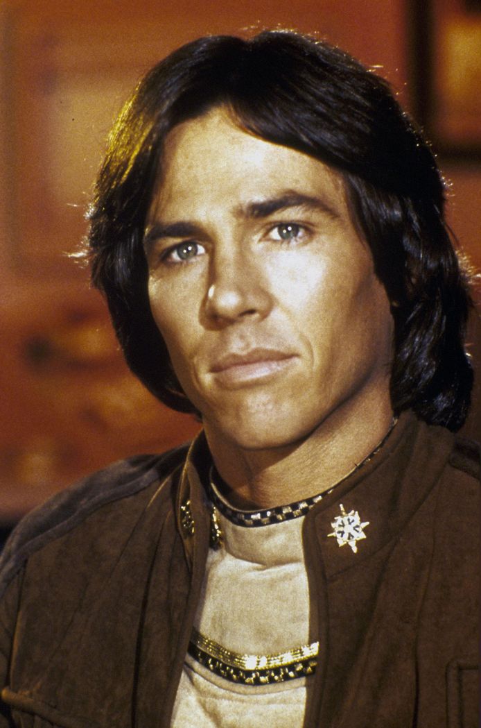 Battlestar Galactica-acteur Richard Hatch (71) overleden | Show | AD.nl