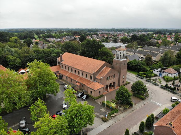 De kerk in Albergen sluit sowieso, maar over het hoe en wat komt een ...