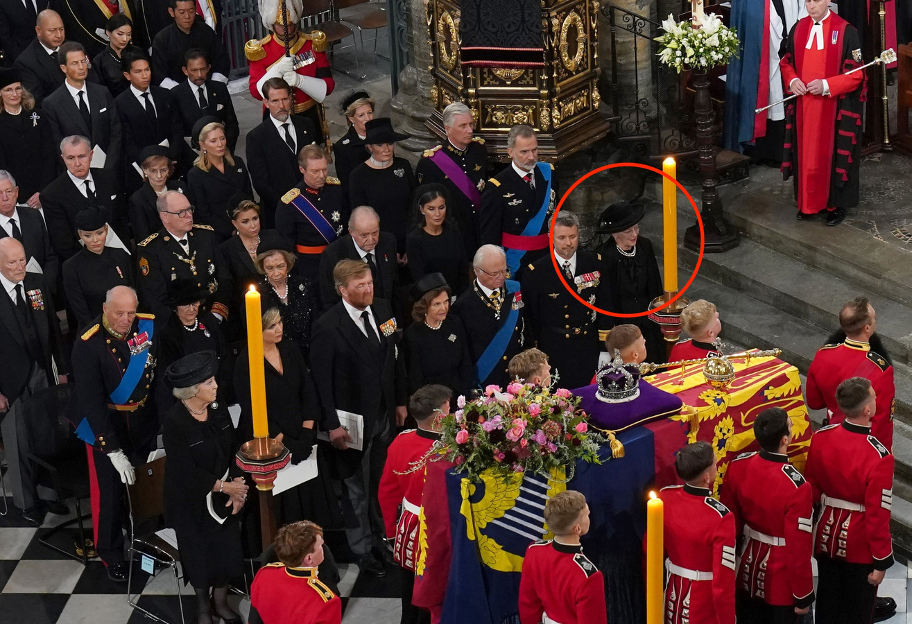 Deense koningin Margrethe besmet met corona: moeten alle royals op ...