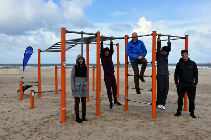 Nieuwe Beachgym op het Sportstrand maakt buiten sporten nog leuker: “We ...
