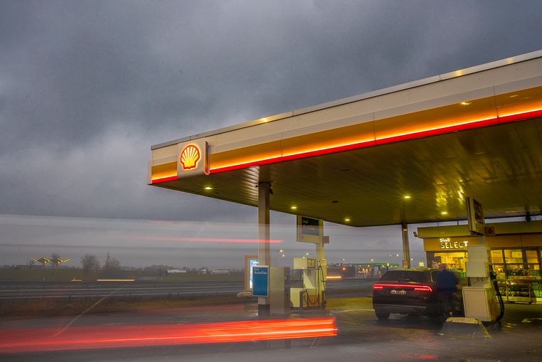 Shell verdrievoudigt marges op raffinage, onder meer door sancties ...