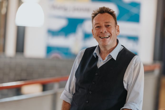 Historicus, basgitarist en onderwijsman Rudy Schipperen is de nieuwe ...