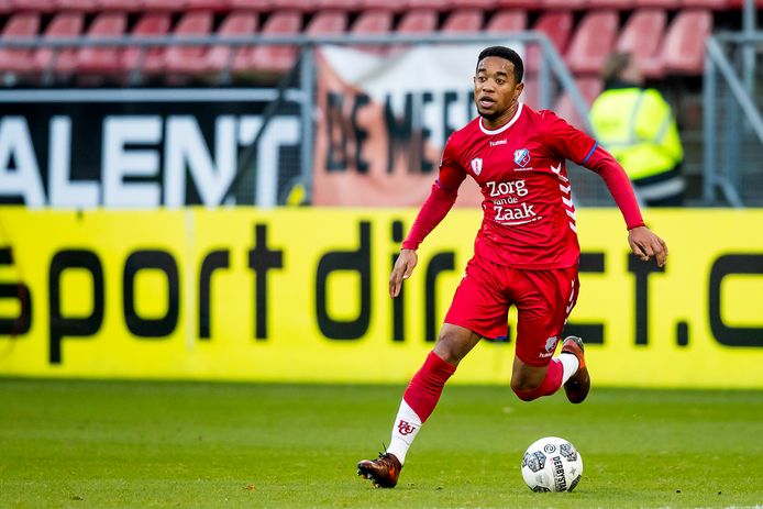 Blessure Emanuelson valt mee | Voetbal | tubantia.nl