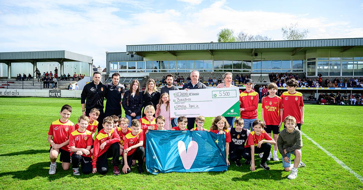 Capellen FC schenkt 5.500 euro aan vzw Berrefonds: “Zij boden een ...