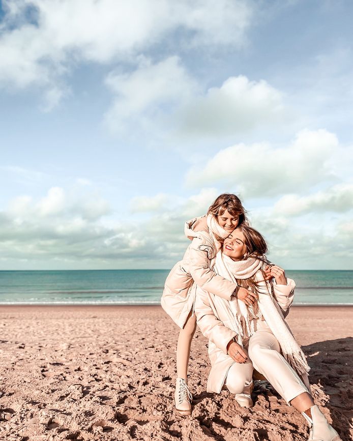 Elynn (13) lijdt aan zeldzame leveraandoening: “Om te overleven, moet ze elke nacht onder een ...