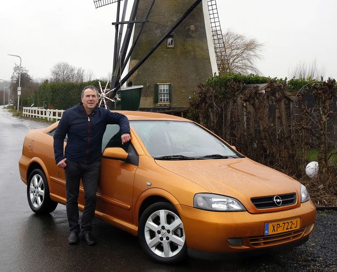 John (60) vertrok 's nachts richting Duitsland voor een Opel Astra ...