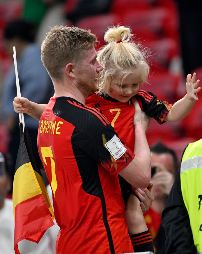 KIJK. De Bruyne in armen van dochter en zoontjes, Courtois krijgt ...