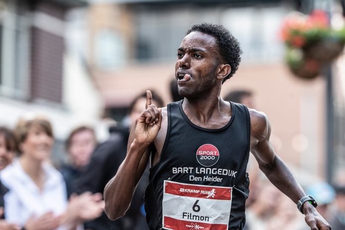 Tesfu snelt naar parcoursrecord in Kramp Run | Regiosport | gelderlander.nl