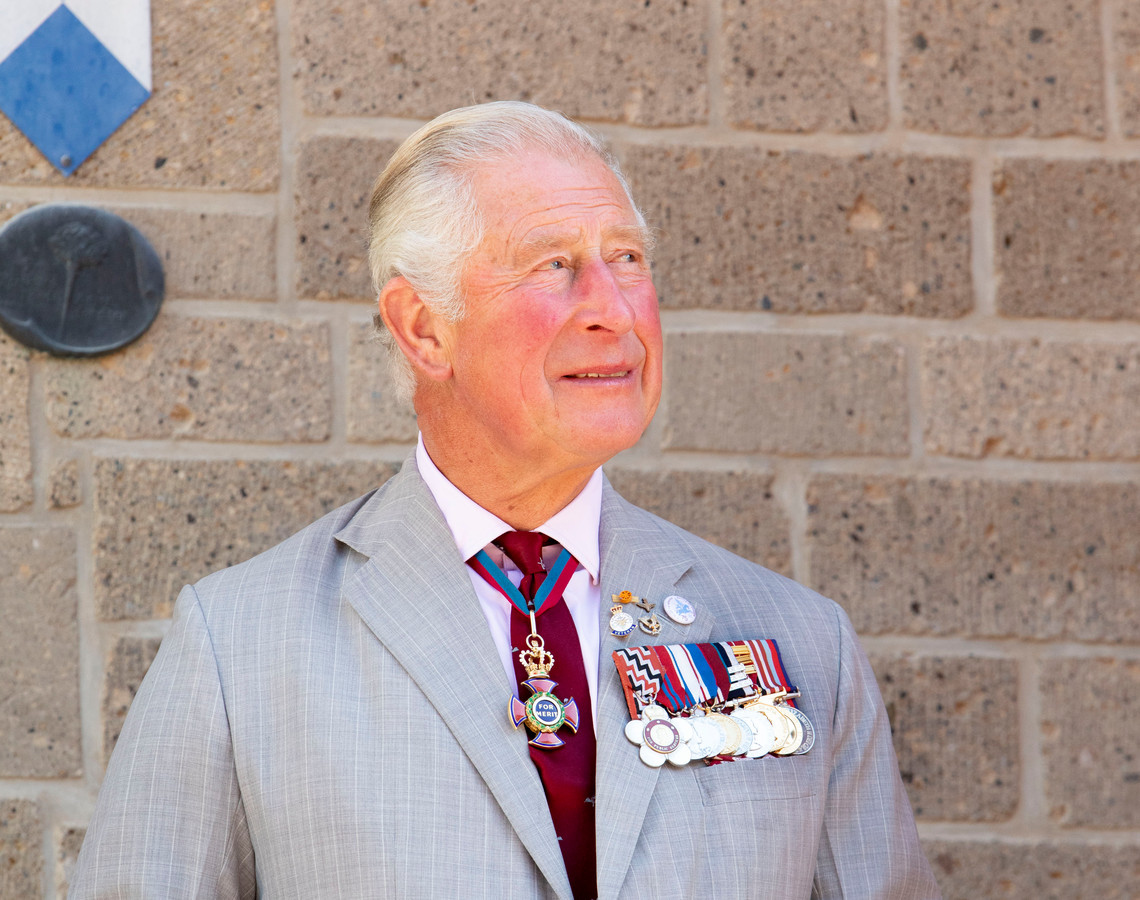 Opnieuw corona vastgesteld bij prins Charles | Foto | ed.nl