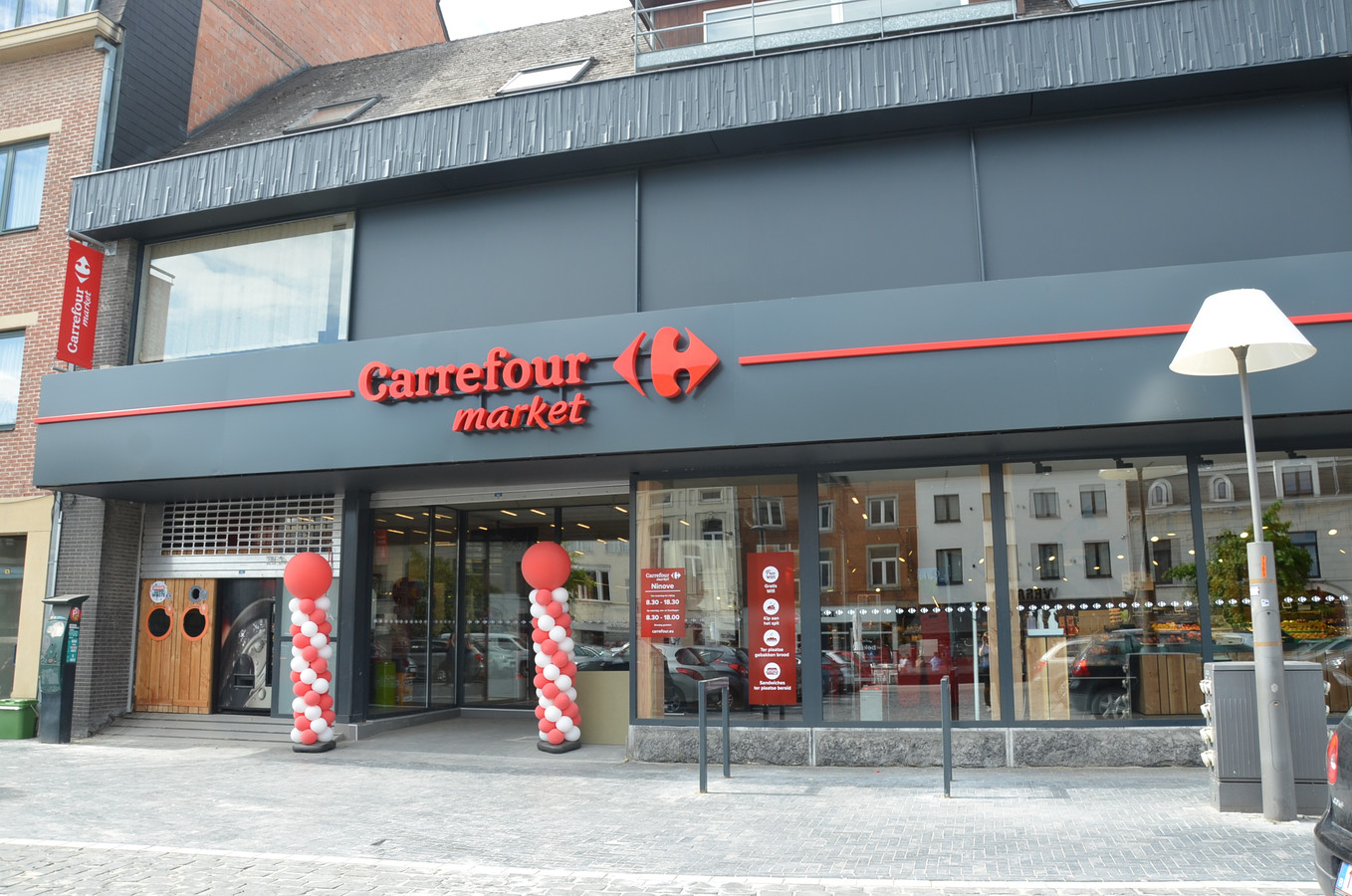 Carrefour Market op Graanmarkt in nieuw jasje | Foto | hln.be
