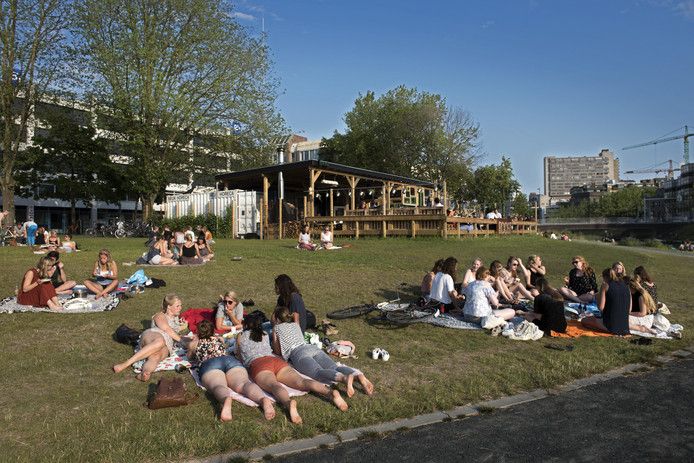 Roost opent tweede seizoen aan het Paardenveld met bbq-specialisten ...