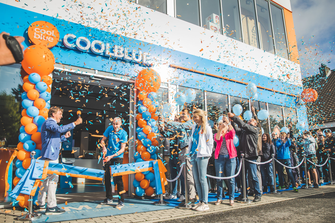 Coolblue opent extra winkels in België | Foto | hln.be