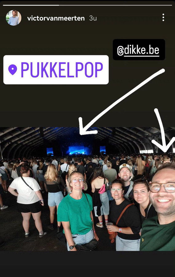 IN BEELD. Erik Van Looy ontdekt de regenponcho en de callboys houden ...