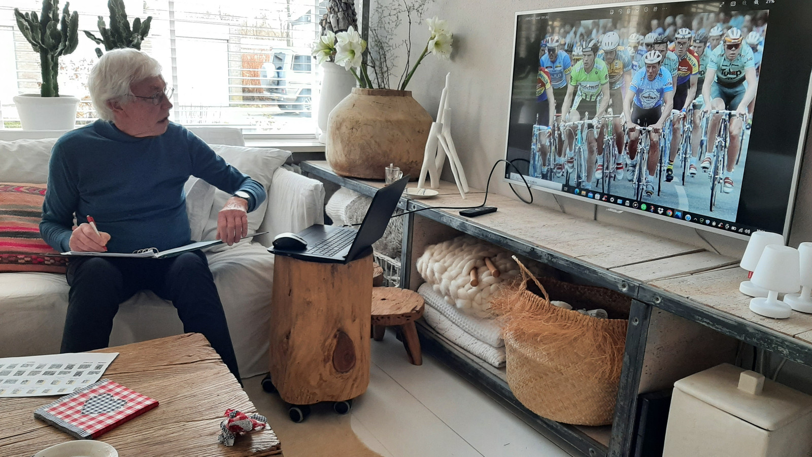 Wie zijn toch al die renners op oude wielerfoto’s van Ben Steffen ...