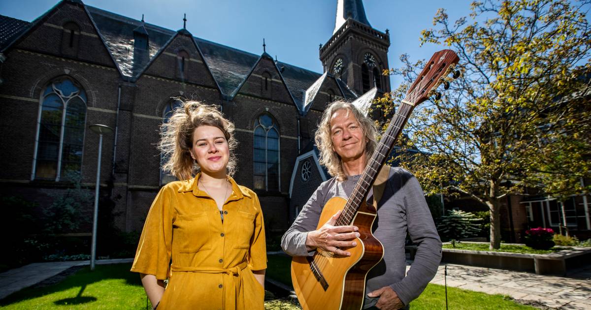 Koos en Jolentha zingen in hospice en vervolgens op uitvaart: ‘Sommigen ...