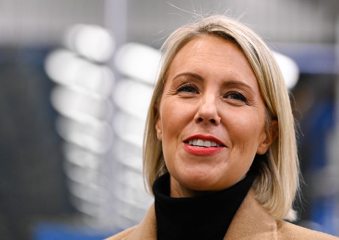 “We stonden in de file en hoorden plots geschreeuw”: minister Dedonder ...