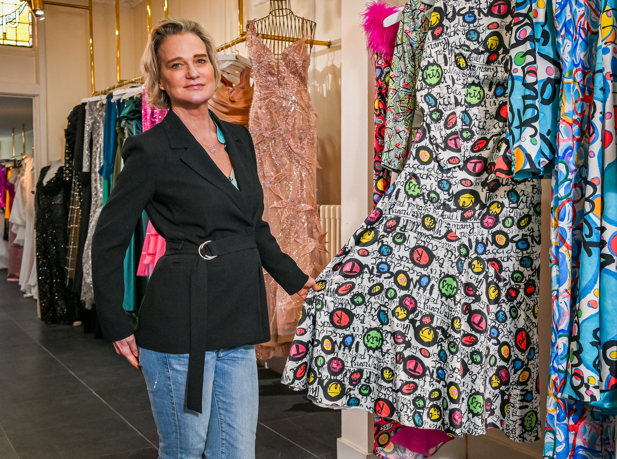 EXCLUSIEF. Met prinses Delphine bij doorpas voor nationaal kostuum ...