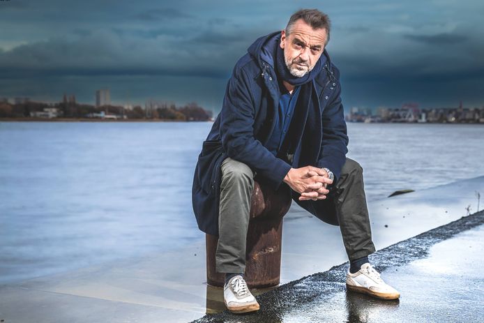 Tom Waes zat nooit zo diep als na zijn fietsongeval afgelopen jaar: “Ik ...