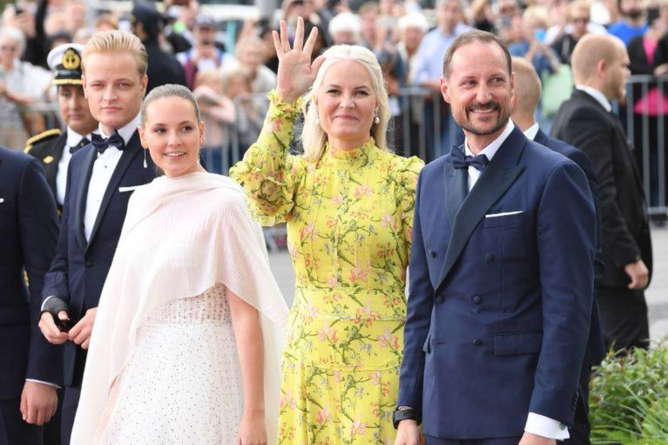 “Zij mag nooit koningin worden”: moet Noorse prinses Ingrid Alexandra ...