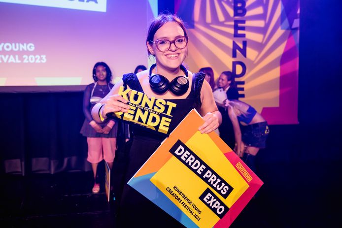 Laura Biscia (19) uit Hulst wint derde prijs in landelijke finale Kunstbende Young Creators ...