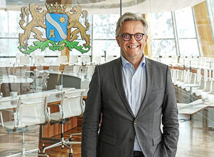 Wethouder Gert van den Ham weer aan het werk na ziekte | Alphen aan den ... Wethouder Gert van den Ham weer aan het werk na ziekte | Alphen aan den ...