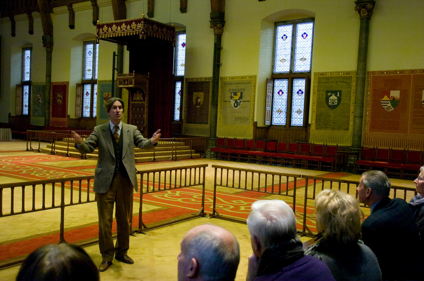 ‘Stijlicoon’ Menno zag 13 kabinetten komen en gaan en had zelfs sleutel ...