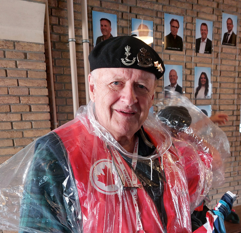 ‘Nu begrijp ik mijn vader pas’: kinderen van jonge Canadezen die voor ...