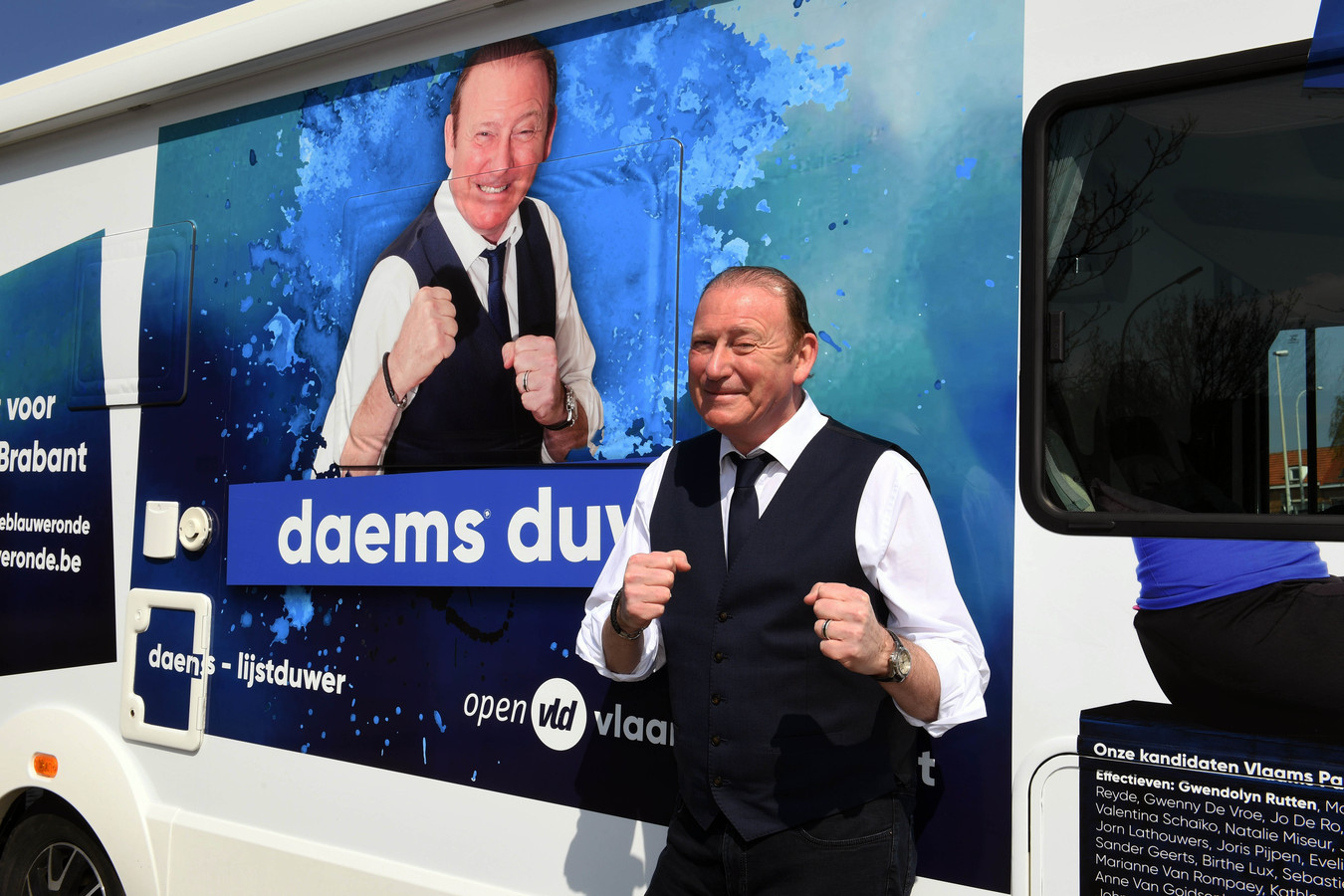 VIDEO. Rik Daems (Open Vld) laat het campagnebeest in zichzelf los ...