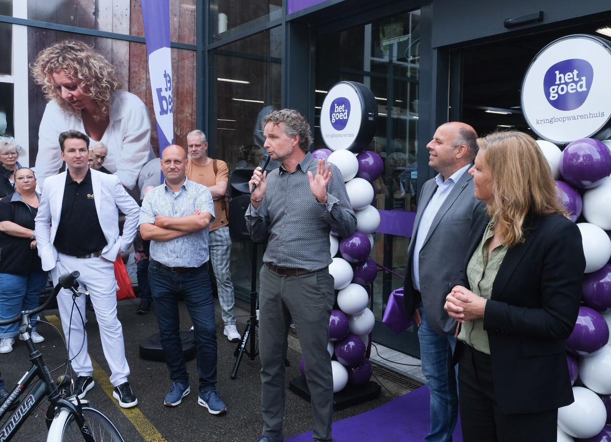 Voormalig pand Impala Cars heet nu De Omkeer | Foto | AD.nl