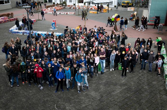 Leerlingen van Stedelijk College in Eindhoven op schoolreis naar Zuid ...