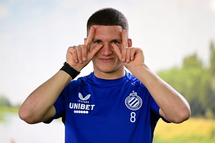 Christos Tzolis opgetogen nu hij eindelijk voor Club Brugge speelt: “In ...